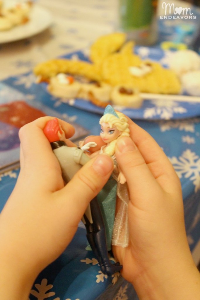 Disney FROZEN Themed Breakfast & Mini Party Ideas #FrozenFun - Mom ...
